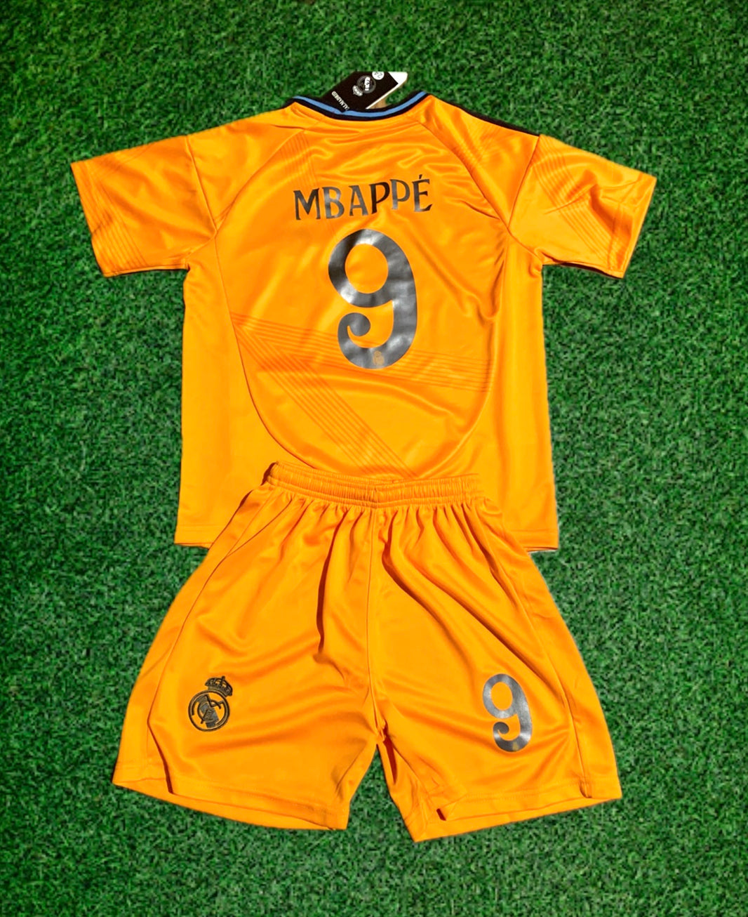 Kids Soccer Jerseys Kits - 2 Piece Football Jersey & Shorts Sets ...